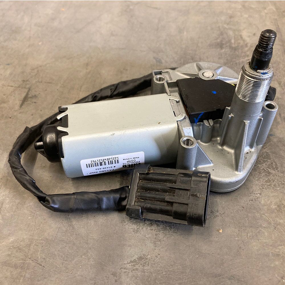 12-Volt Electric Wiper Motor Assembly - #84345627 - Titan Machinery